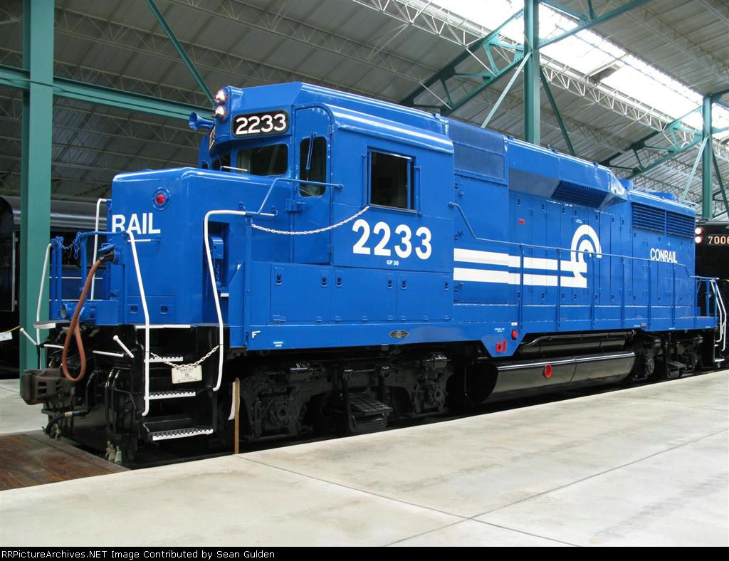 Conrail EMD GP30 2233